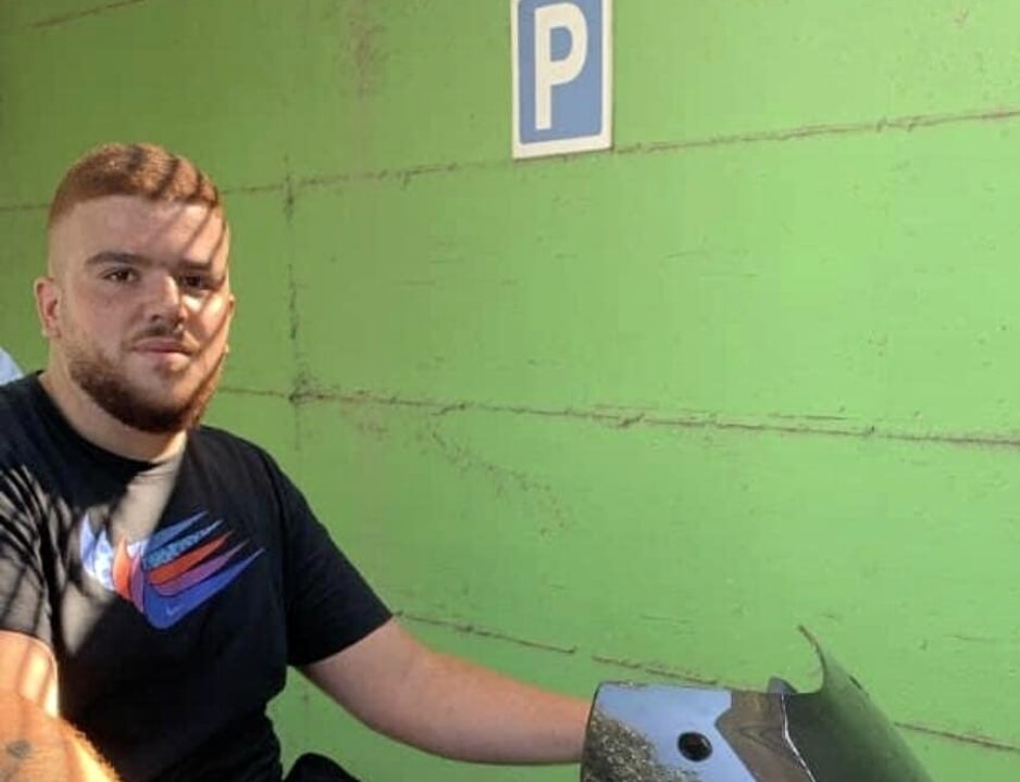 Giovanissimo ucciso a coltellate dopo una lite per una ragazza