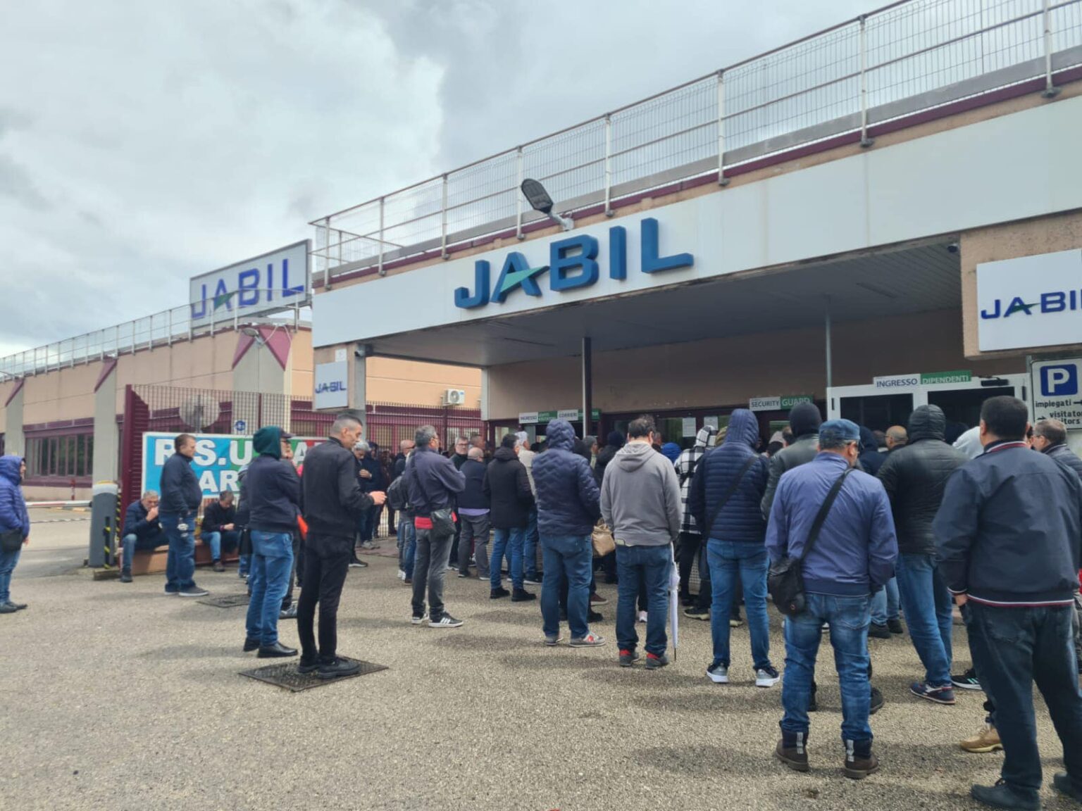 Jabil è finita, Tma agli operai: "Tornate in fabbrica". Cambia tutto ...